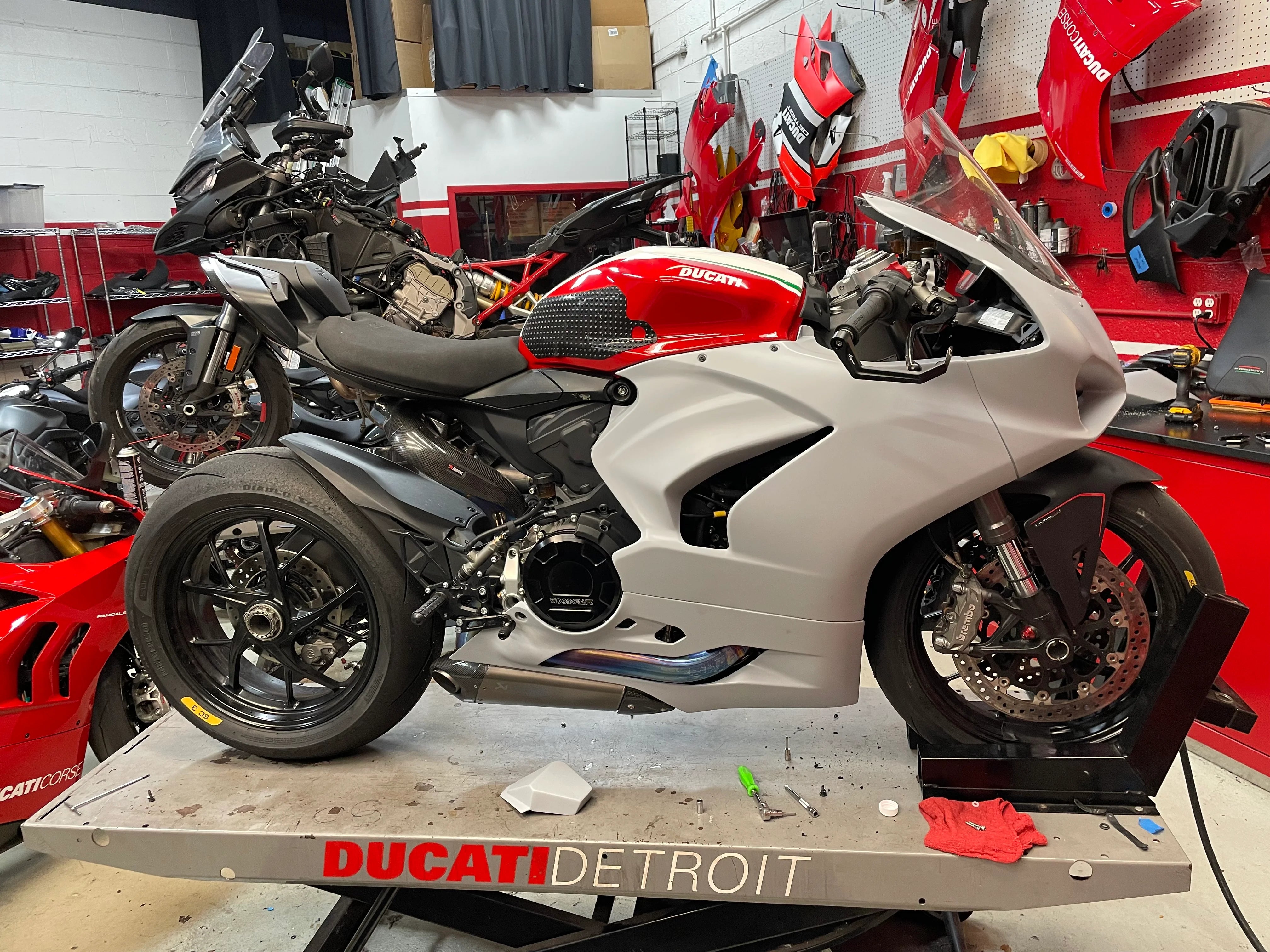 Ducati V2 SuperSport Kit 2020-2024 [71-0649SS] W/OEM Style Exhaust ...